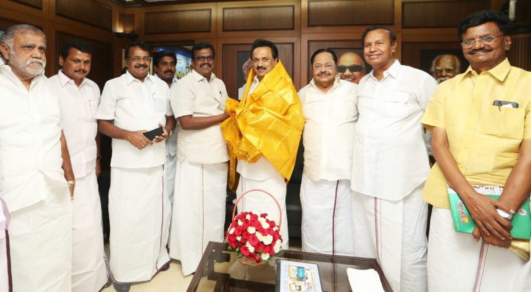 AMMK leader Tamil Selvan joins DMK amid rumours of defecting to AIADMK ...