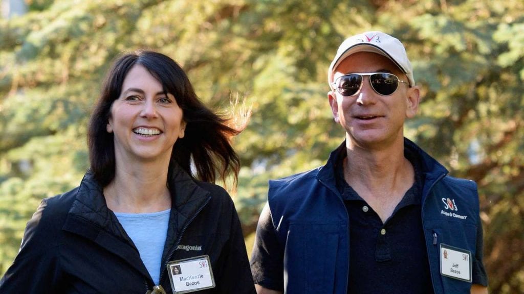Amazon's Bezos finalises divorce with $38 billion settlement: Report ...