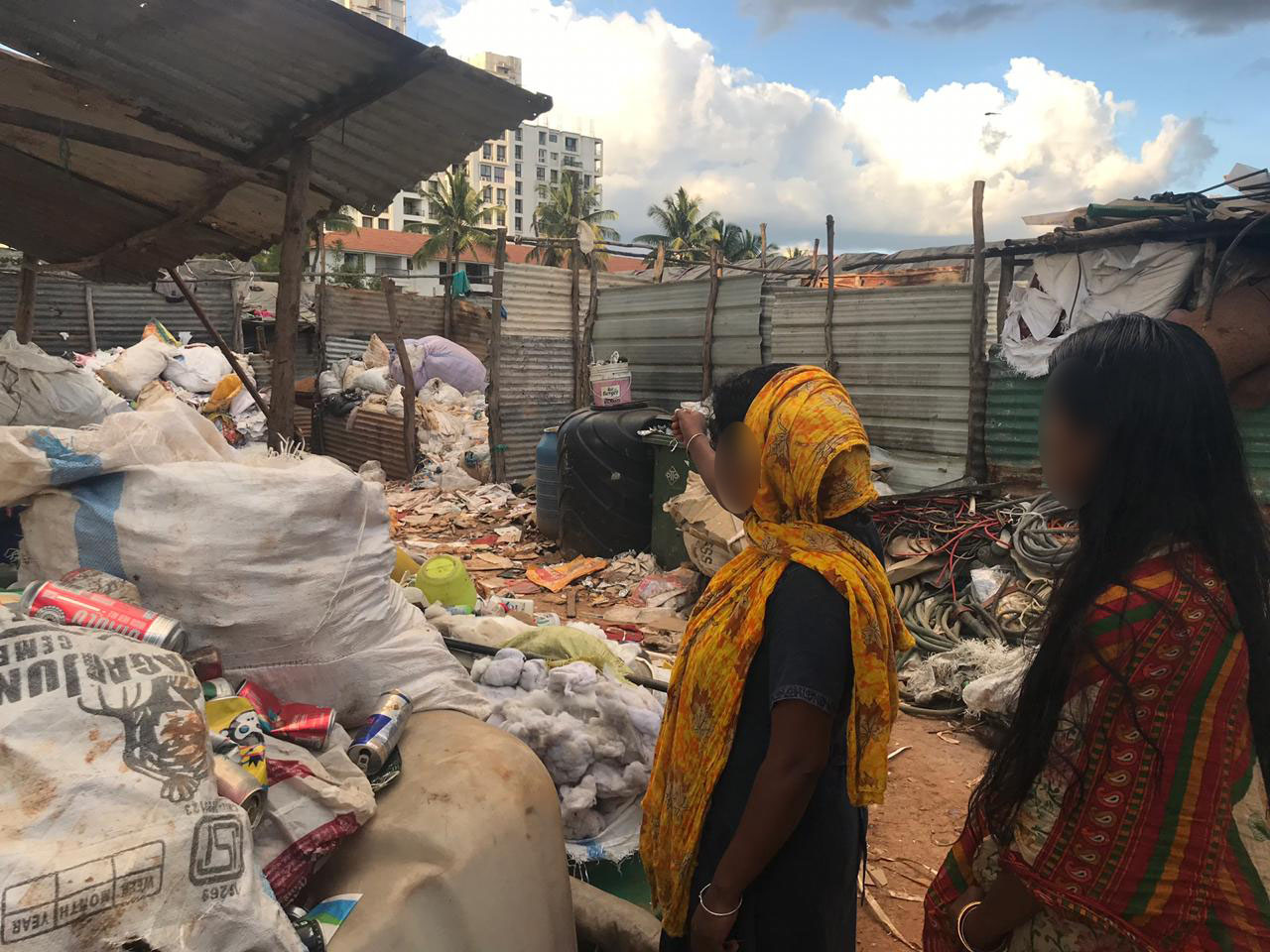 B'luru migrant Bengali labourers convert garbage to 'gold', get paid ...