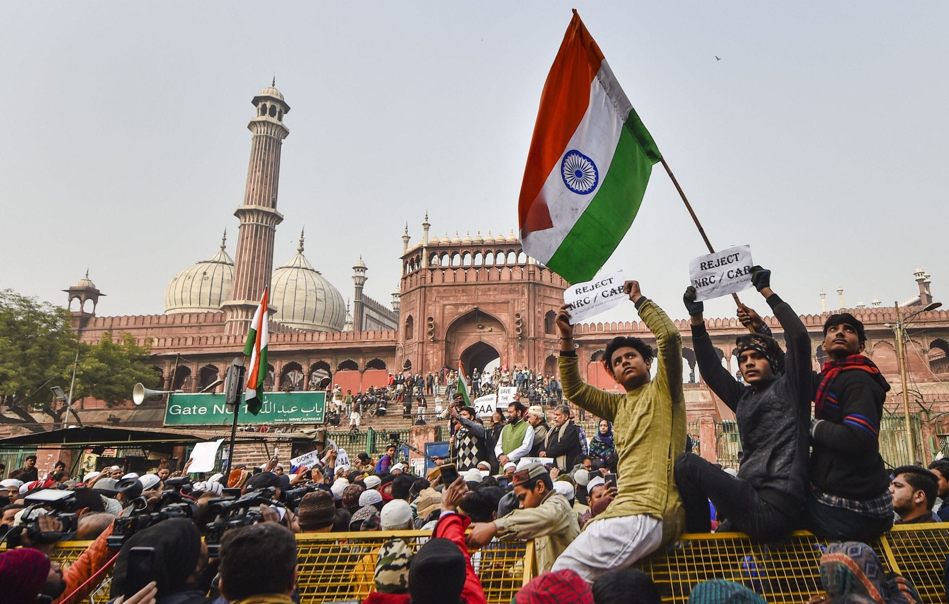 CAA protests continue in Delhi, UP, Maharashtra and Bengal