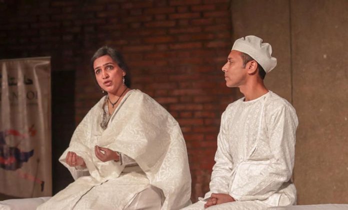 Lights, silence, narration: The enchanting world of dastangoi