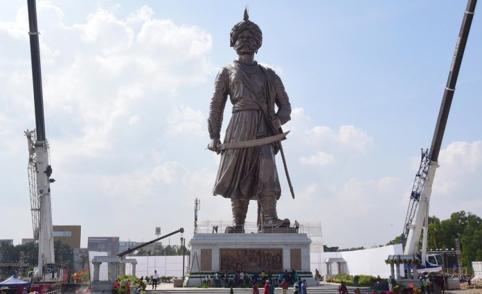PM unveils 108-feet tall bronze statue of Bluru founder Nadaprabhu ...