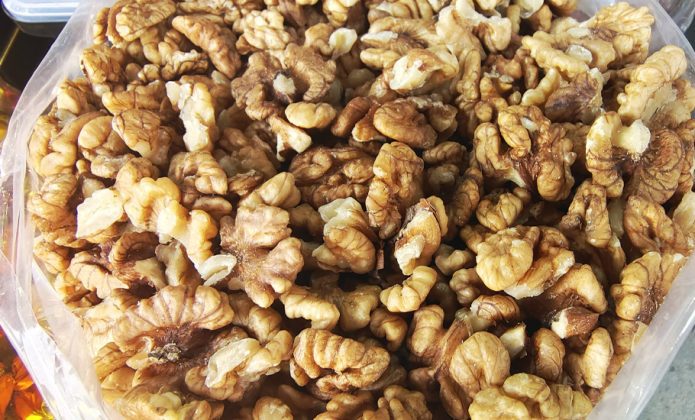 Why Kashmir’s walnut trees are yielding peanuts | Why Kashmir’s walnut ...