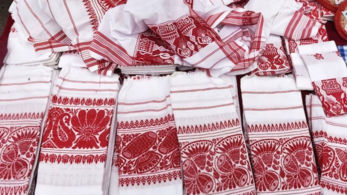 Assam's Gamosa, Telangana's Tandur Redgram, Ladakh's Apricot get GI tag ...