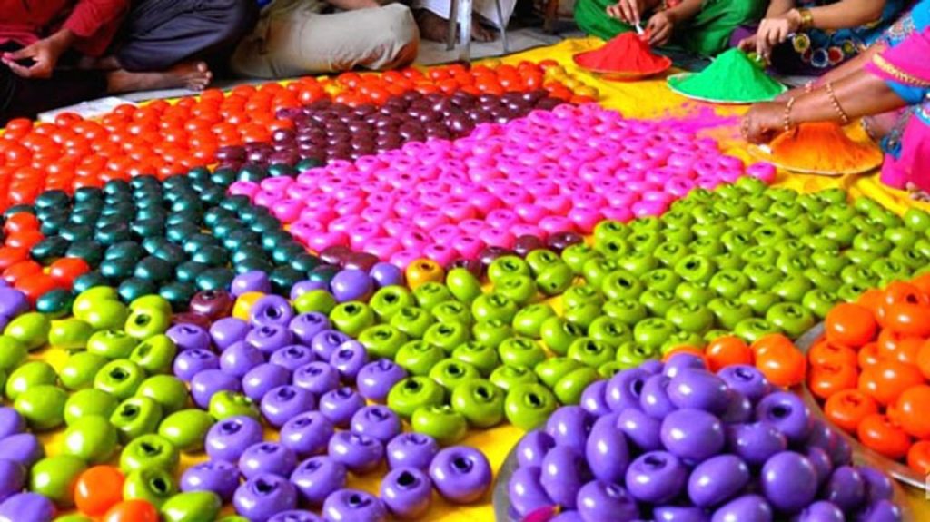 Eco-friendly Gulal Gota makes a comeback this Holi - The Federal