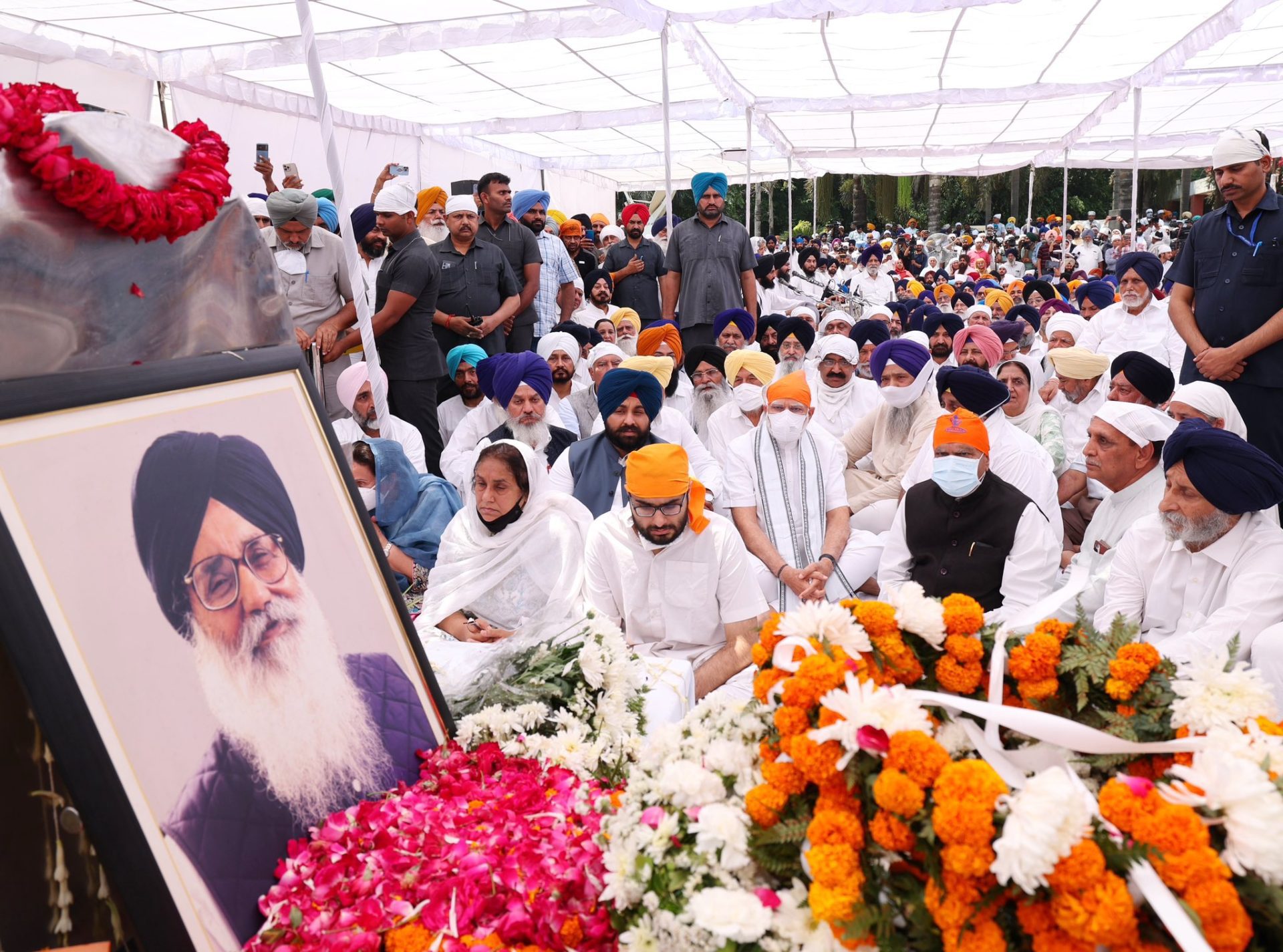 Political leaders pay last respects at Parkash Singh Badal's village
