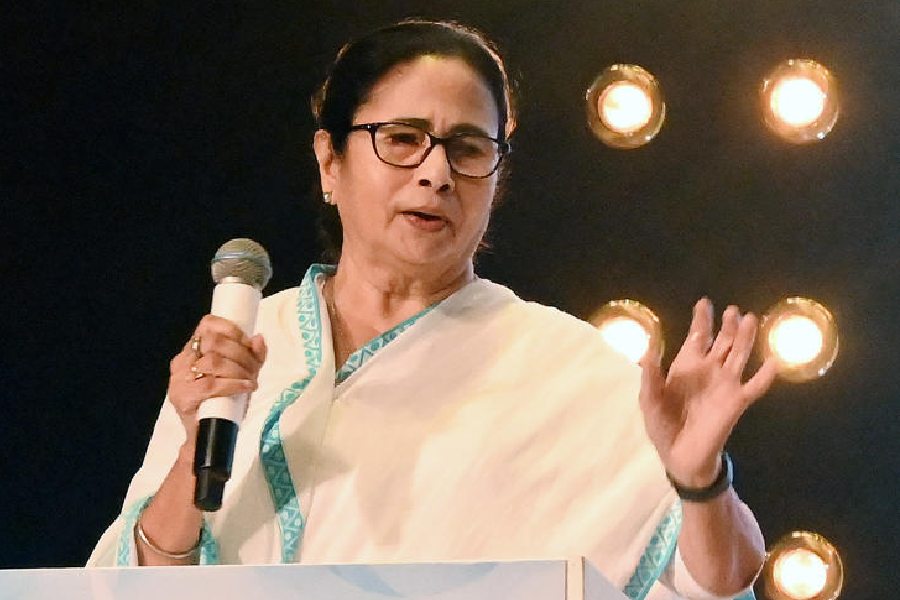 Why Mamata should think before distancing Congress, upsetting INDIA ...