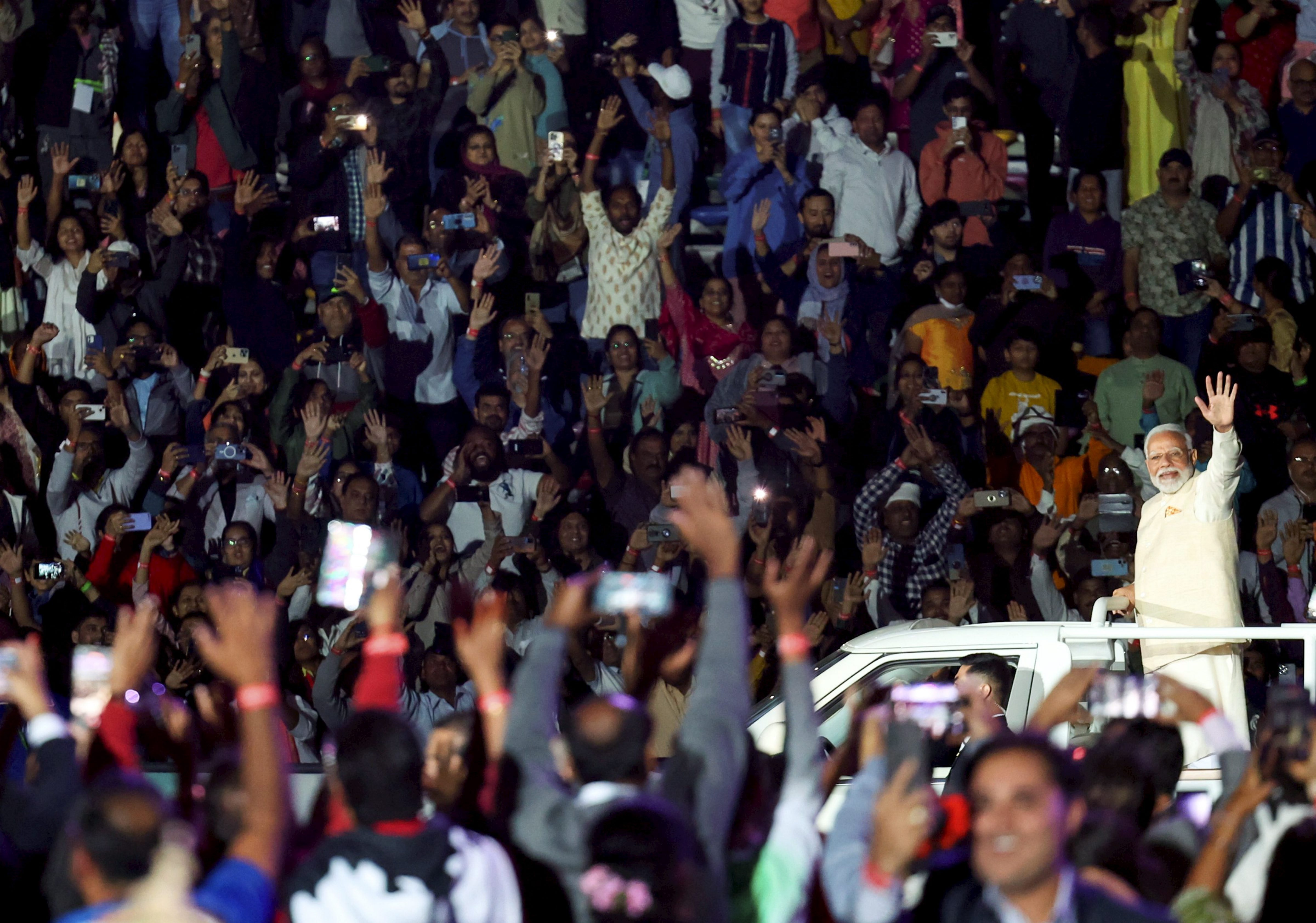 'Ahlan Modi': Sloganeering, traditional dances and sprinkling of Arabic