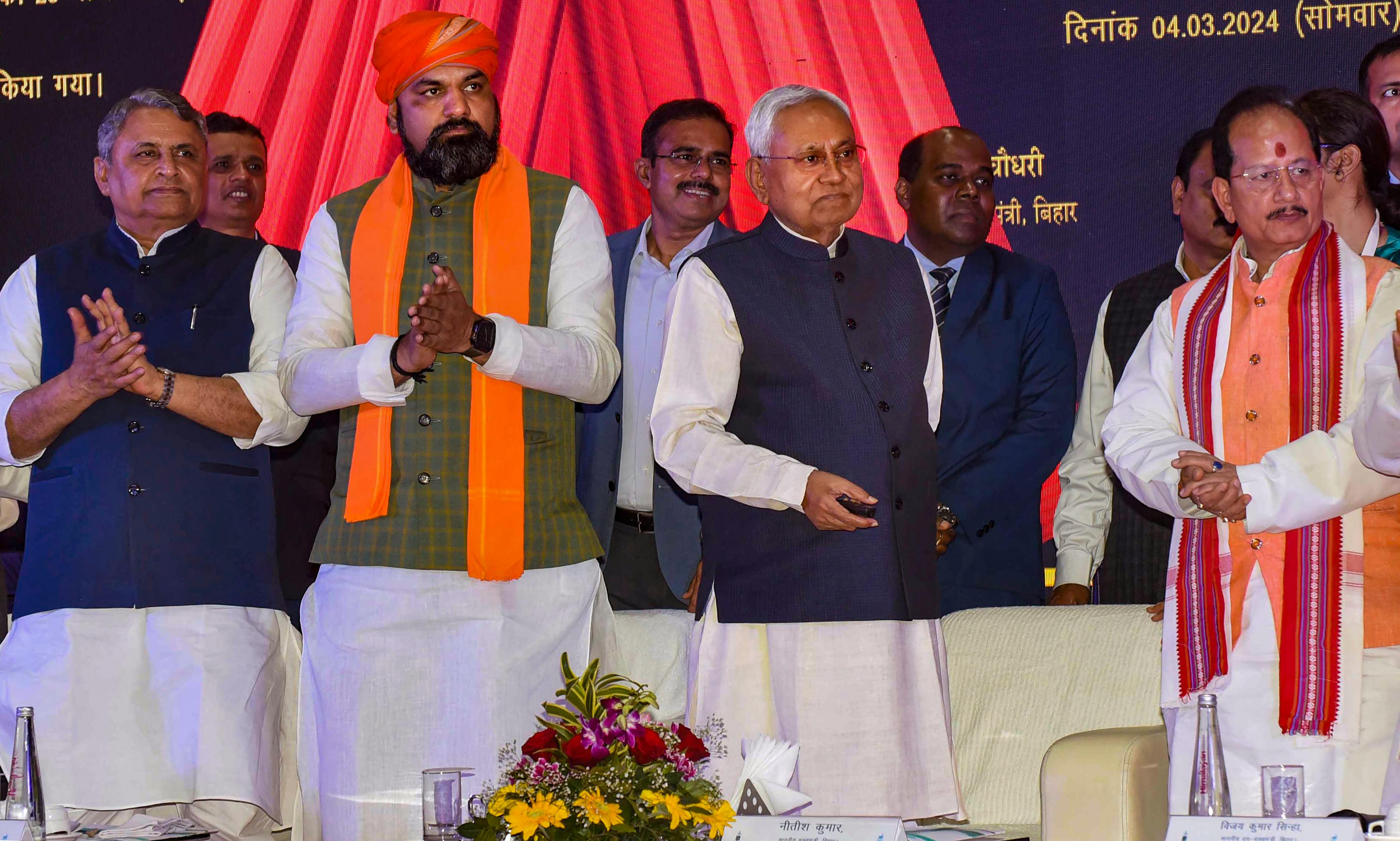 Nitish releases draft report on strategies to make Bihar zero-emission ...