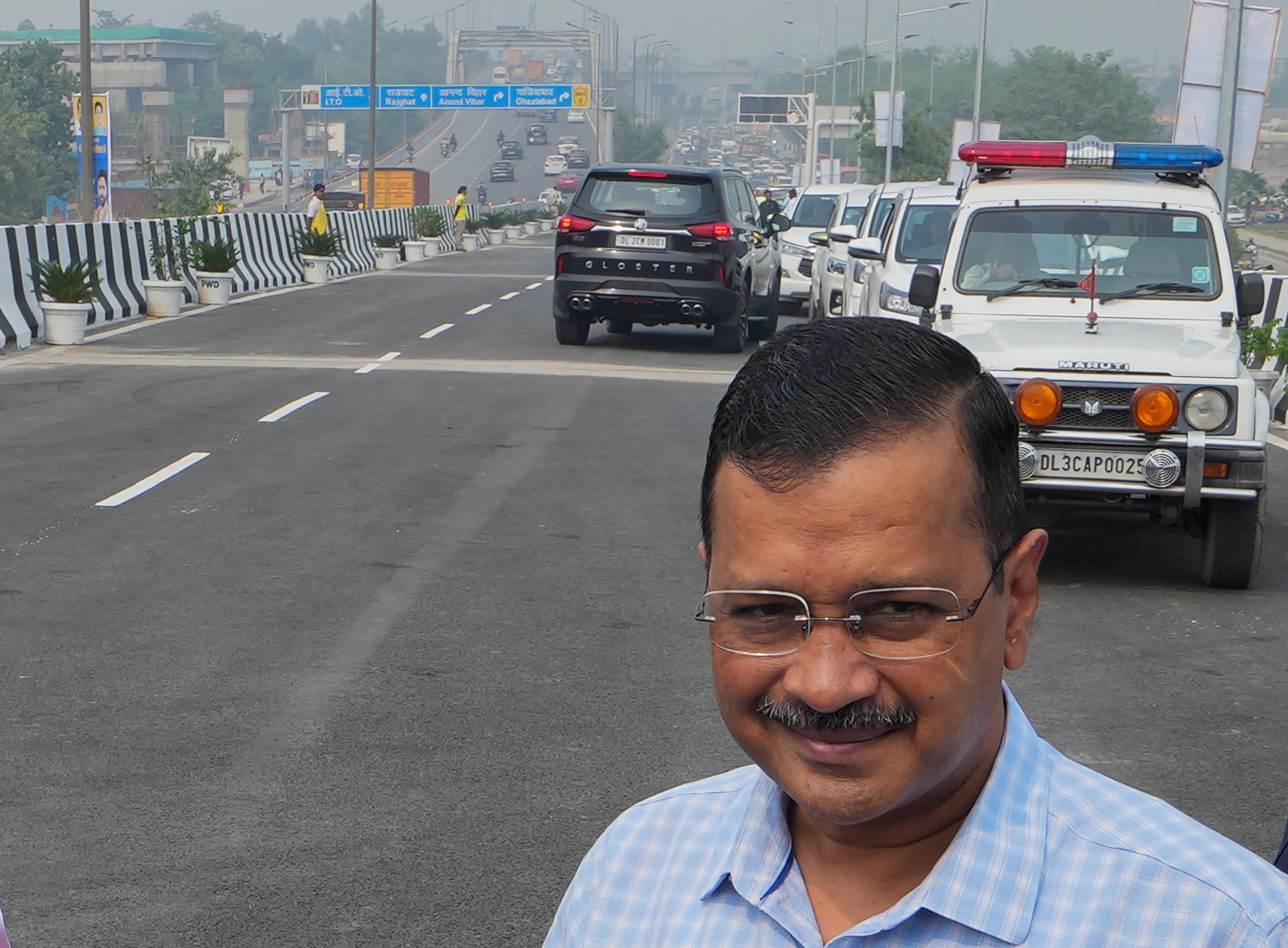 Disappointed with Kejriwal, says former SC judge Santosh Hegde