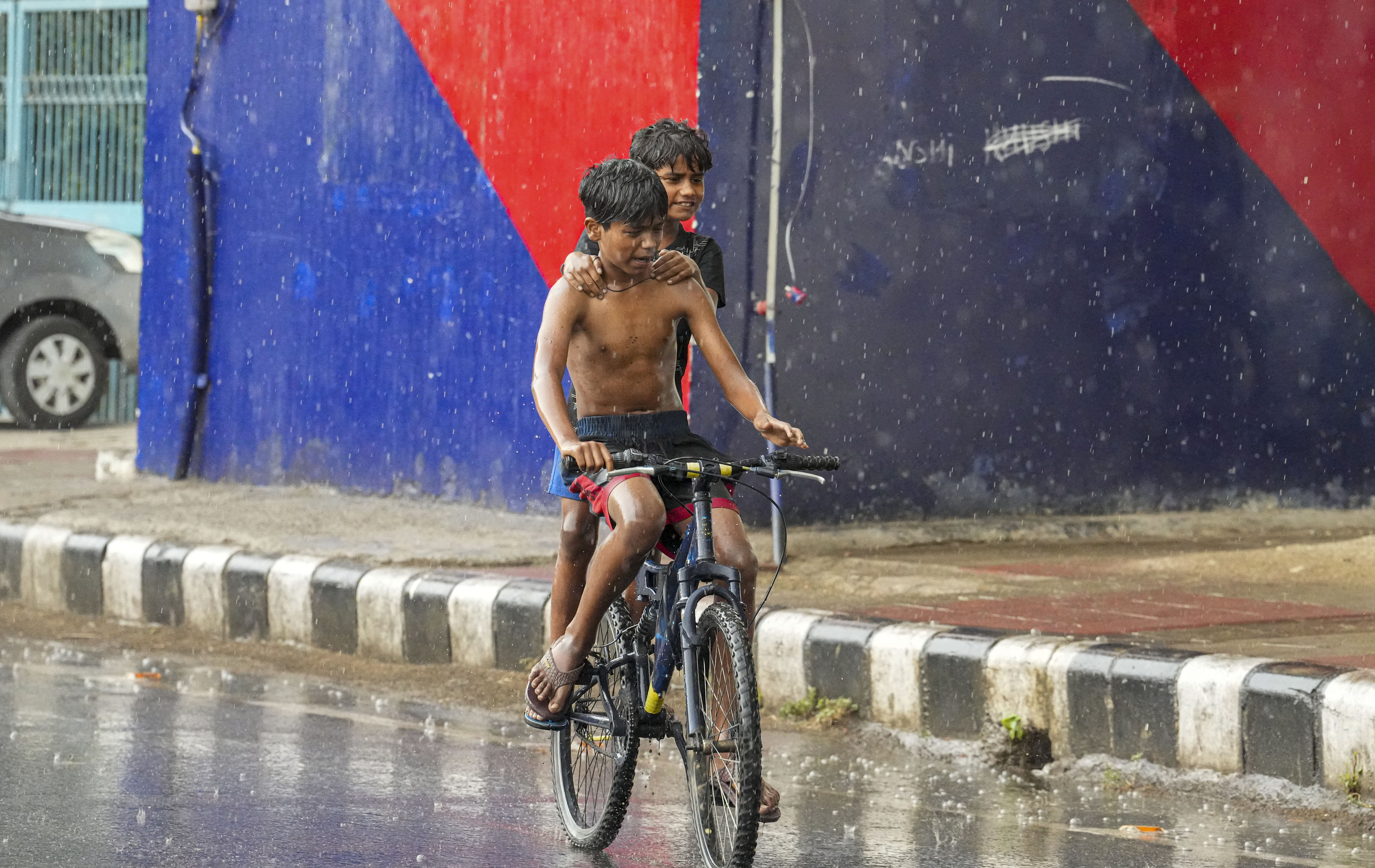 52.9°C in Delhi’s Mungeshpur baffles weathermen; IMD to check station ...