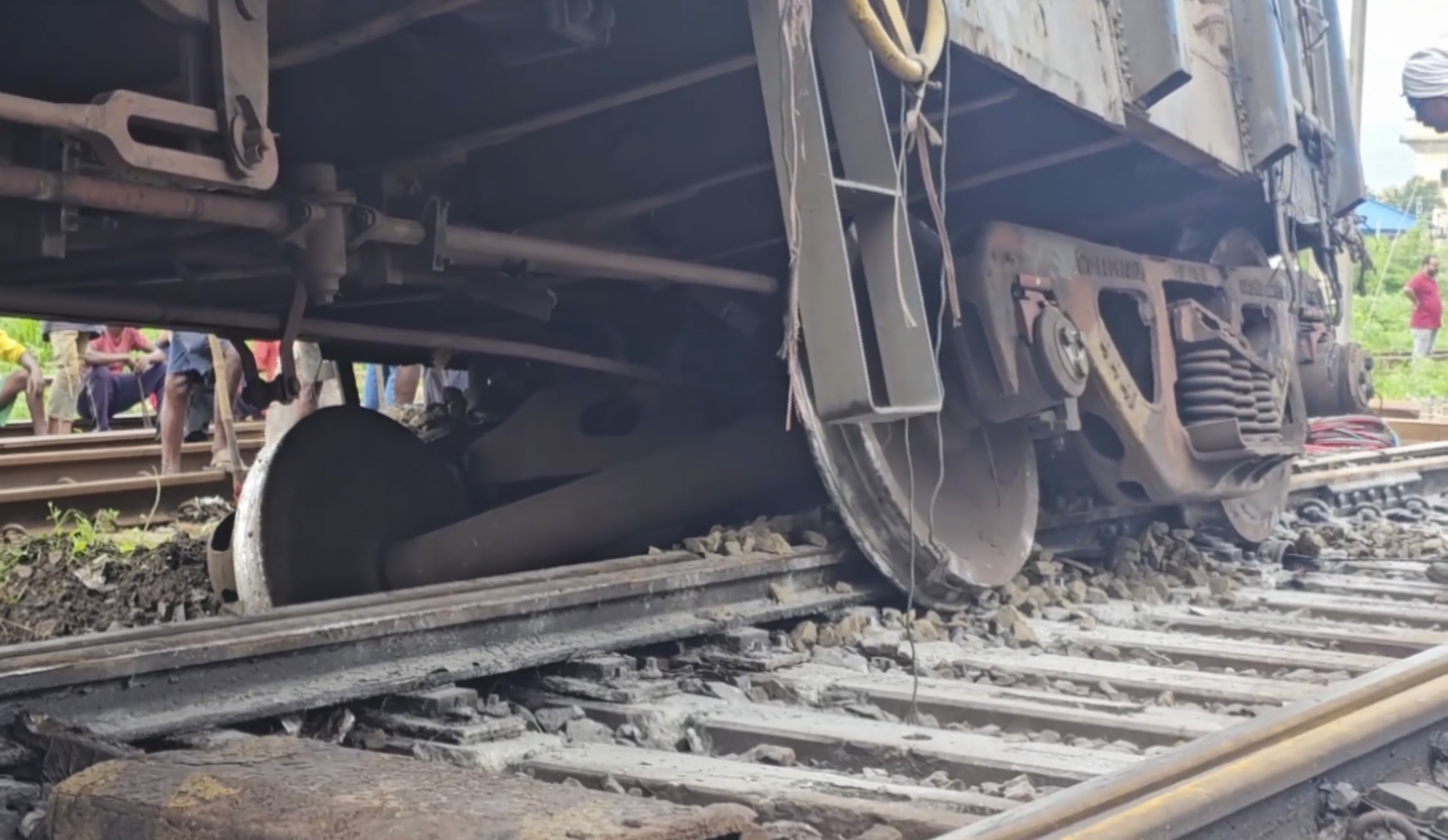 Passenger train derails in Tamil Nadu, major accident averted