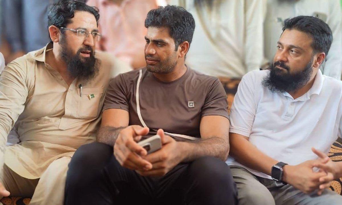 Pakistan’s Olympic gold medallist Arshad Nadeem seen in video with ...