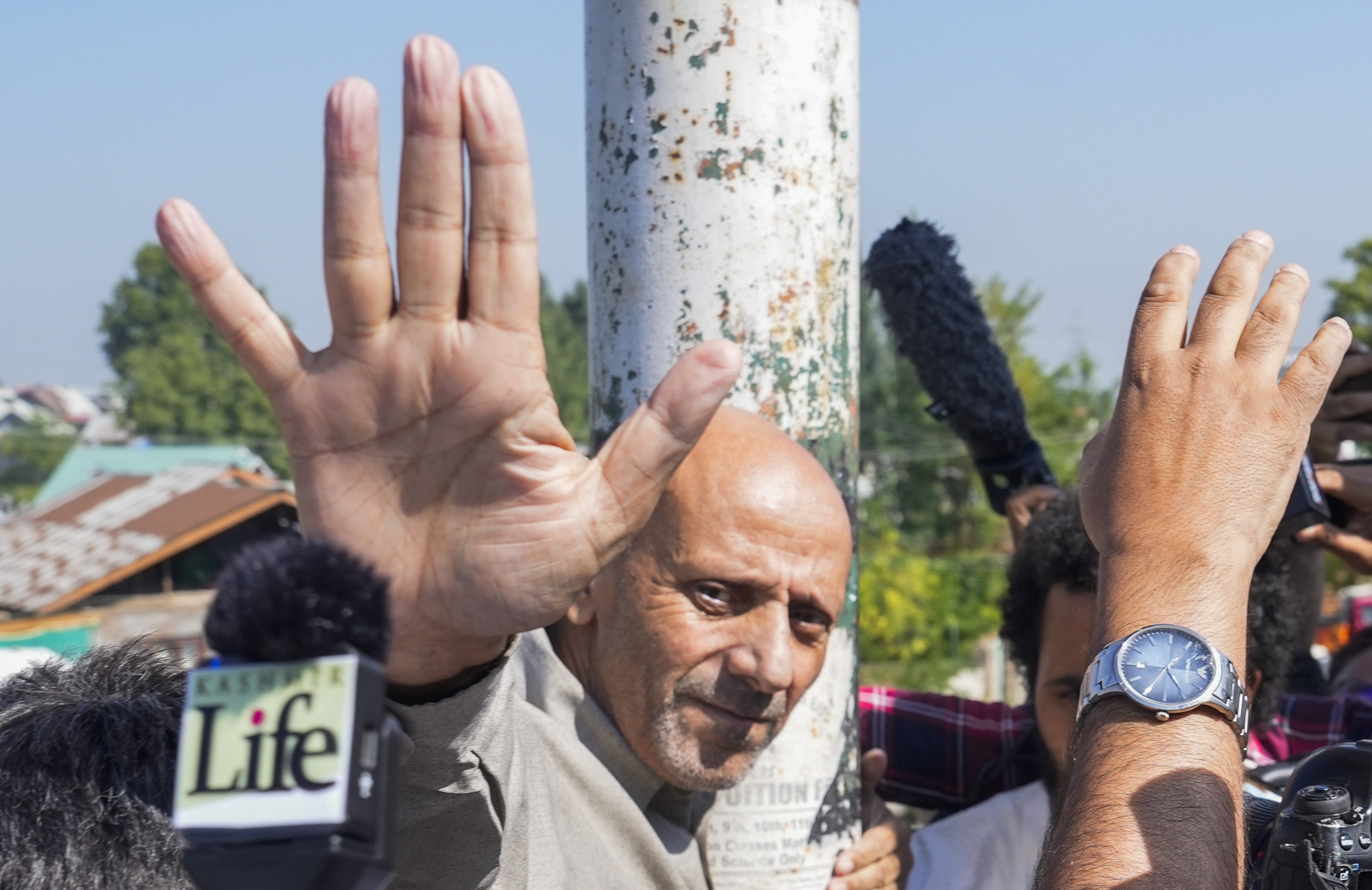 J&K: Engineer Rashid meets family of Tihar Jail inmate in prison for 22 yrs