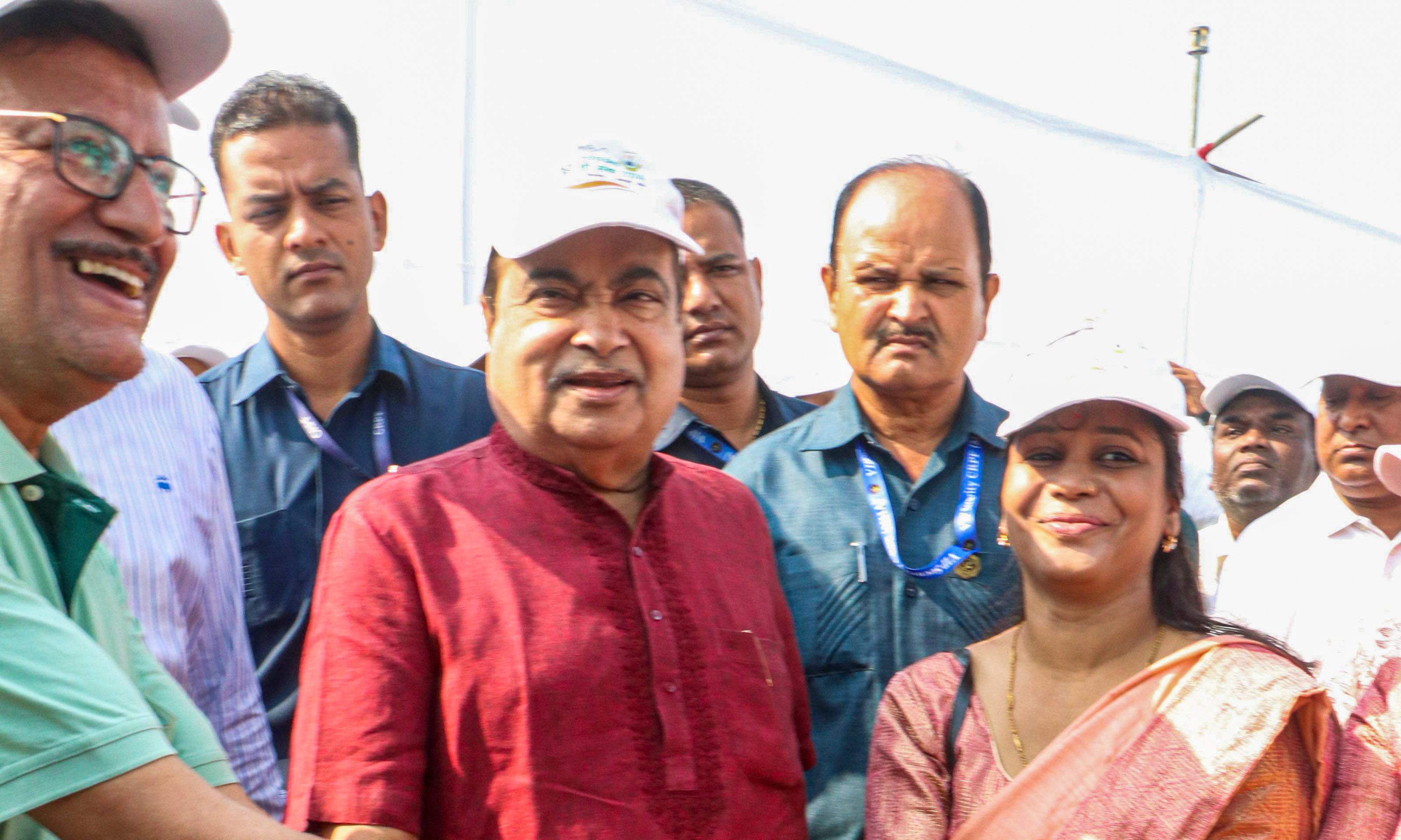 Photos of people spitting on roads after eating pan masala should be ...