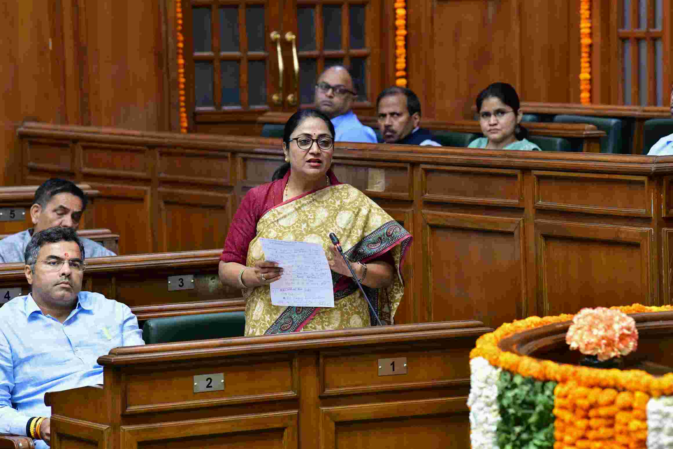 48,000 EV charging points, more buses: Delhi's new measures to control ...