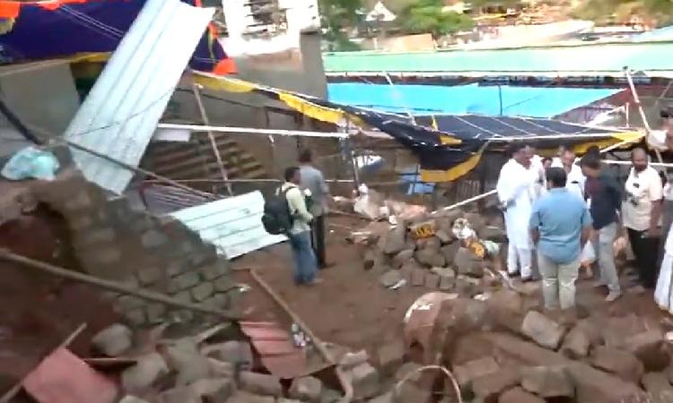 7 killed in wall collapse at temple in Andhra Pradesh's Simhachalam