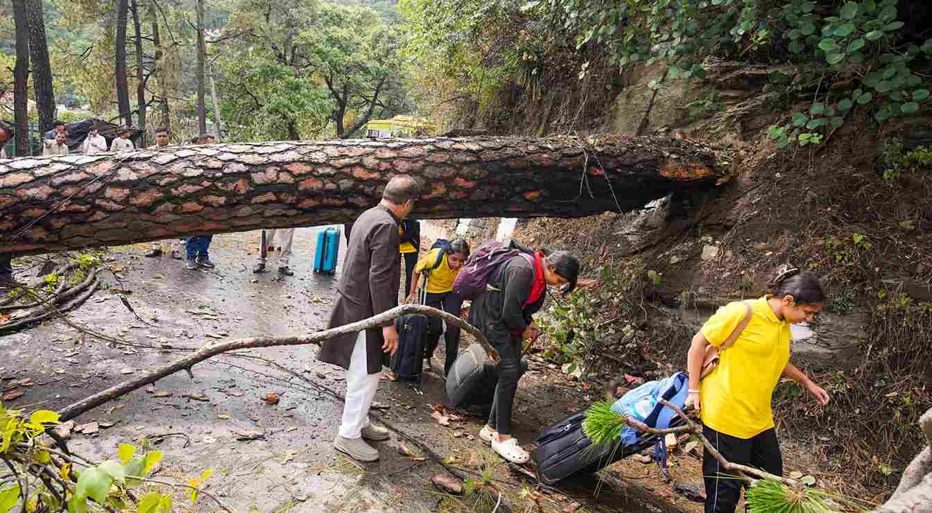 Himachal: Man dies in Chamba flood; hailstorm lashes Shimla, adjoining ...