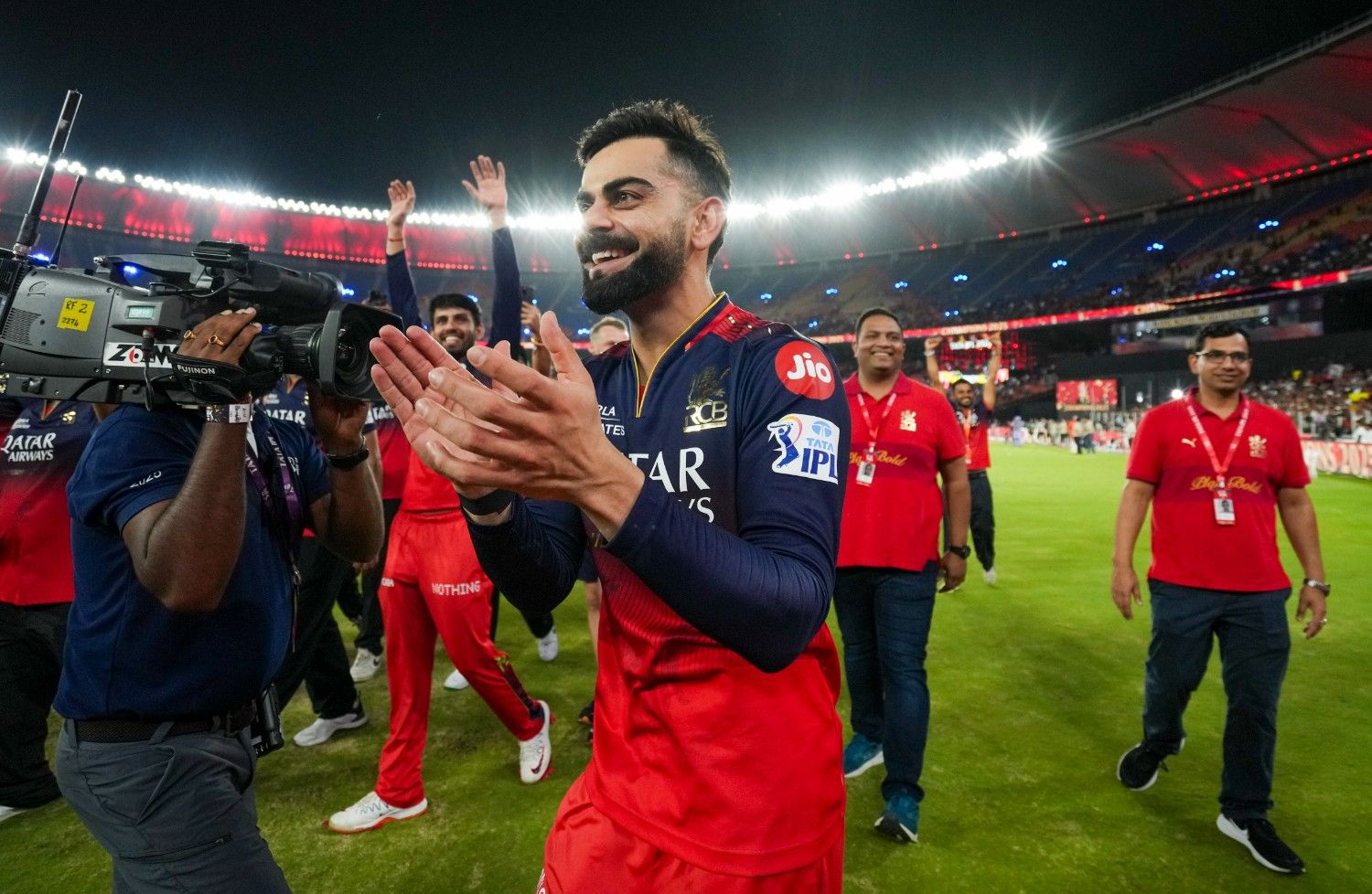 IPL champions RCB arrive in Bengaluru to rousing welcome