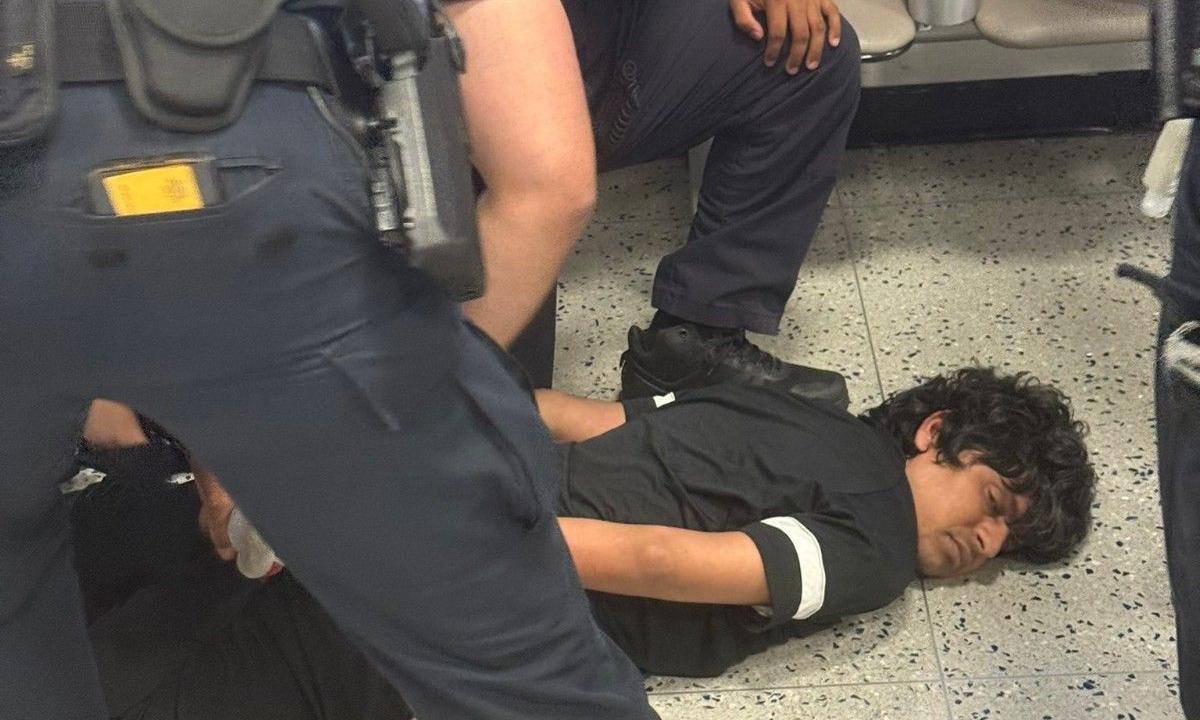 India raises handcuffing, manhandling of Indian man at Newark airport ...