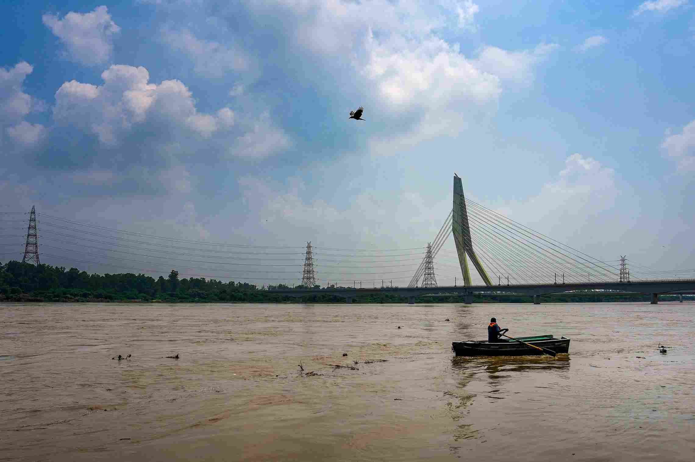 Residents of Yamuna floodplain in Delhi told to shift as water level ...