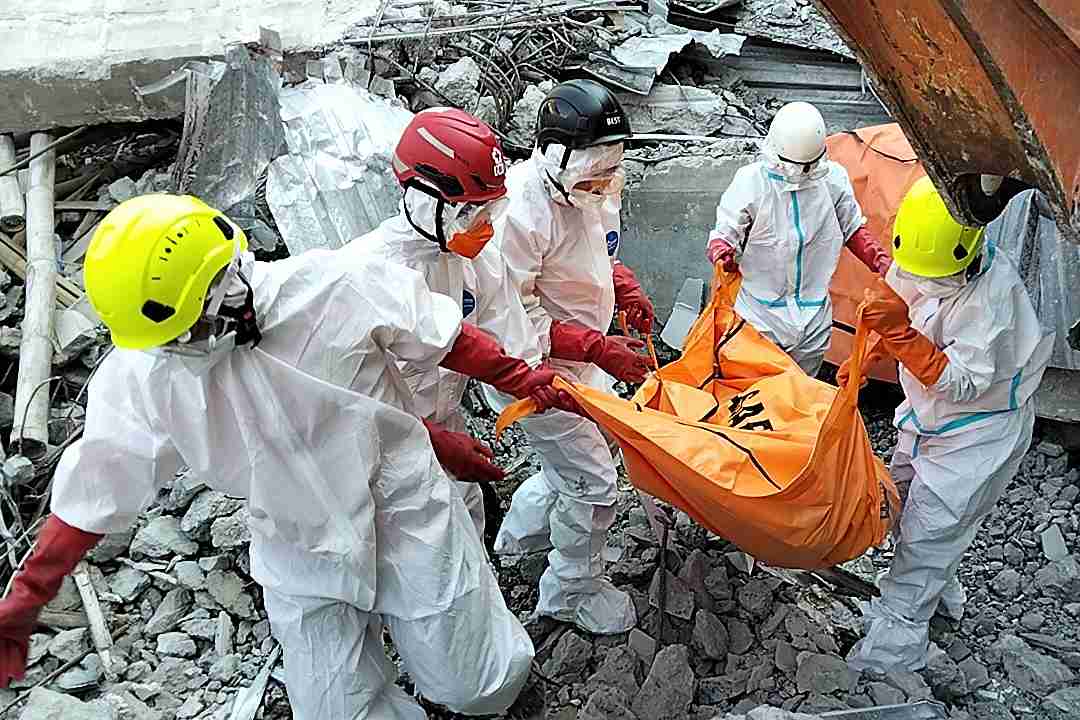 Indonesia school collapse death toll rises to 61