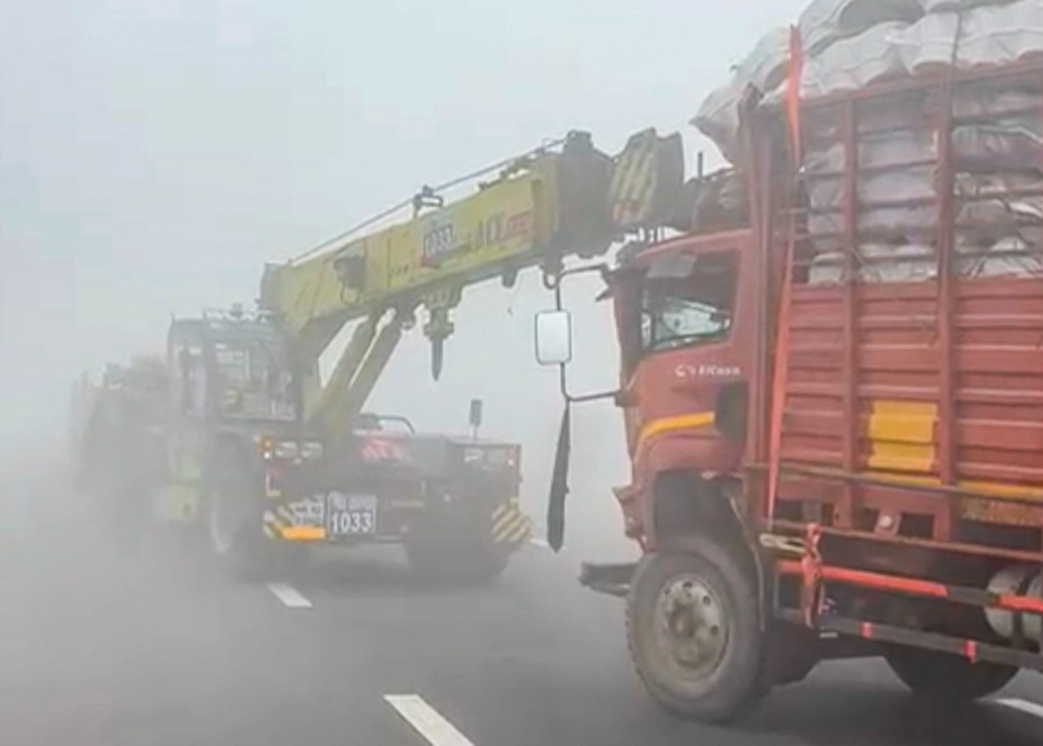 Dense fog causes 20-vehicle pile-up on Delhi-Mumbai expressway, 4 killed
