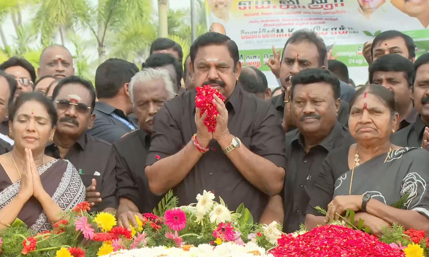 EPS hails MGR on death anniversary, calls him ‘golden chapter’ of TN
