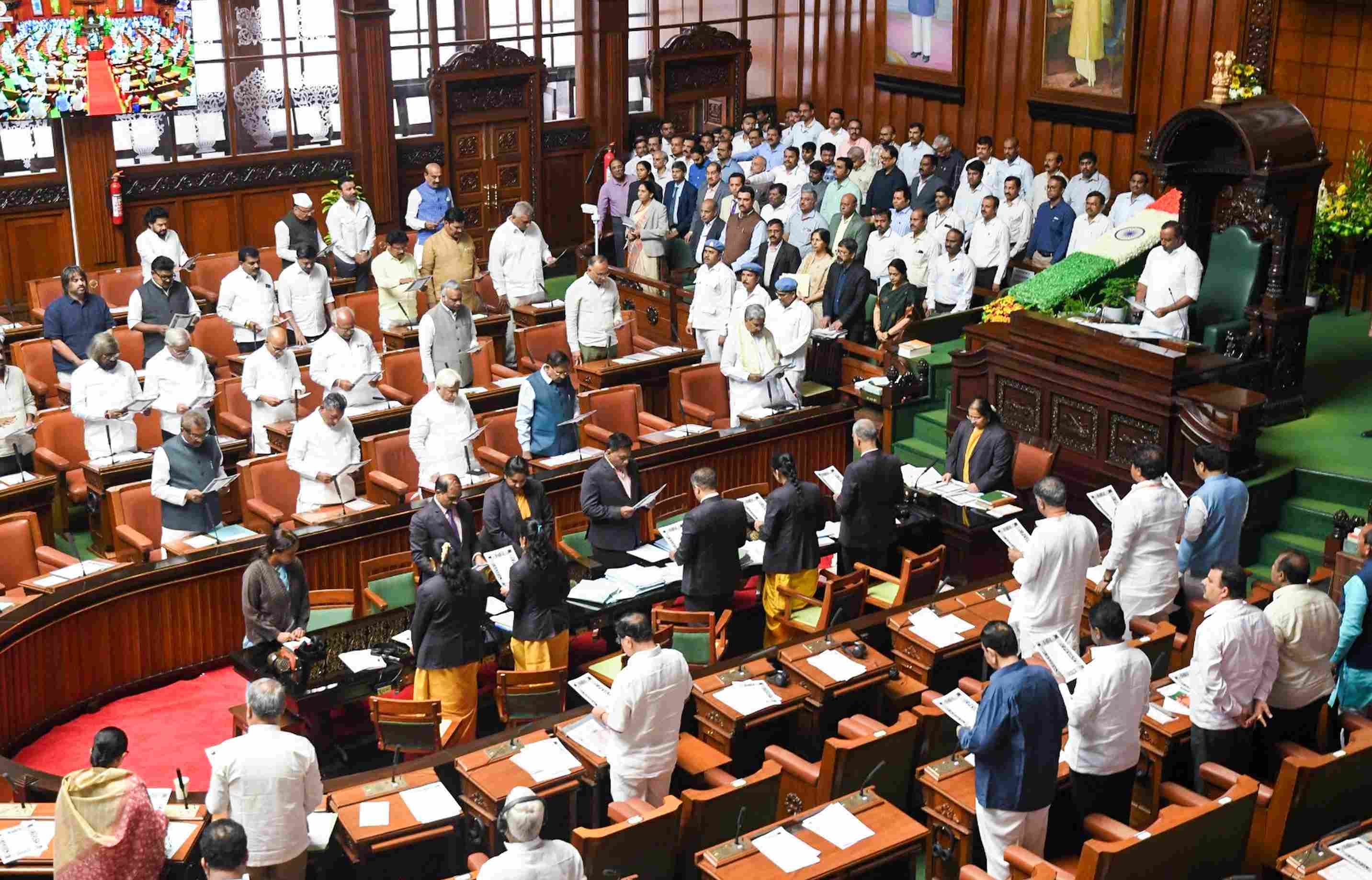 Karnataka Legislative Council adjourned, BJP demand MLC Hariprasad's ...