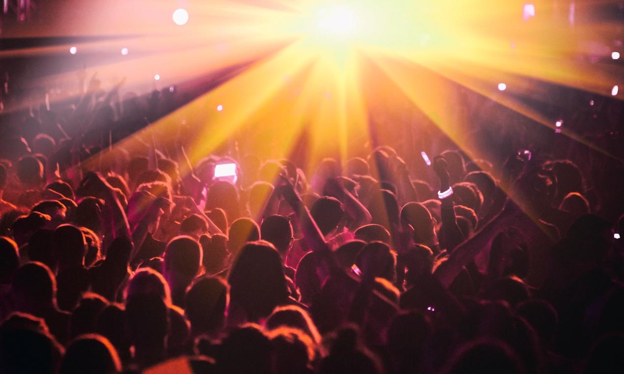 Mumbai’s NSCI Dome concert under scrutiny after attendee dies, woman ...